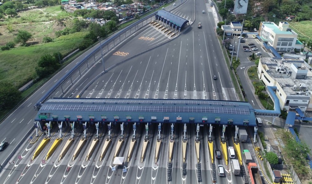Wegen der Überschwemmungen entlang des NLEX kommt es zu stundenlangen ...